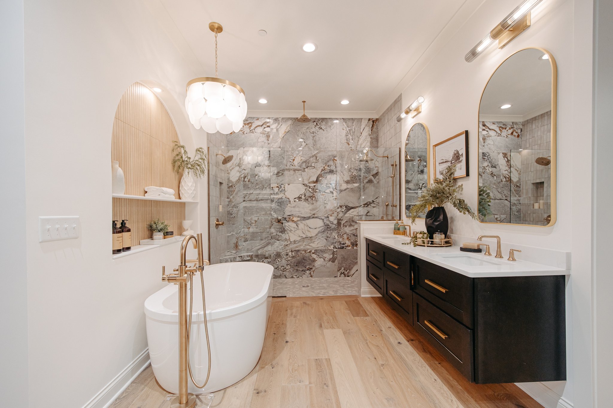 COLUMBUS SALES & DESIGN CENTER - Diyanni Custom Homes